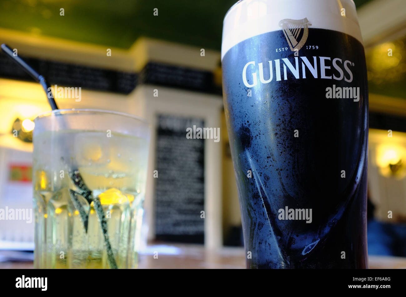 Pint of guinness hi-res stock photography and images - Alamy