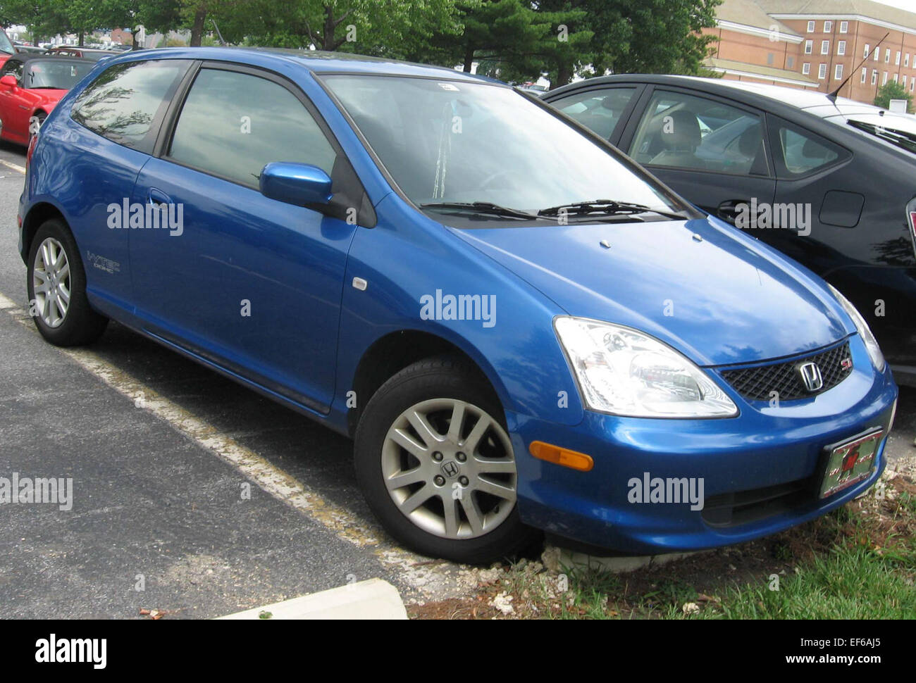 The 2002-2003 Honda Civic Si is a compact sport compact car known for ...