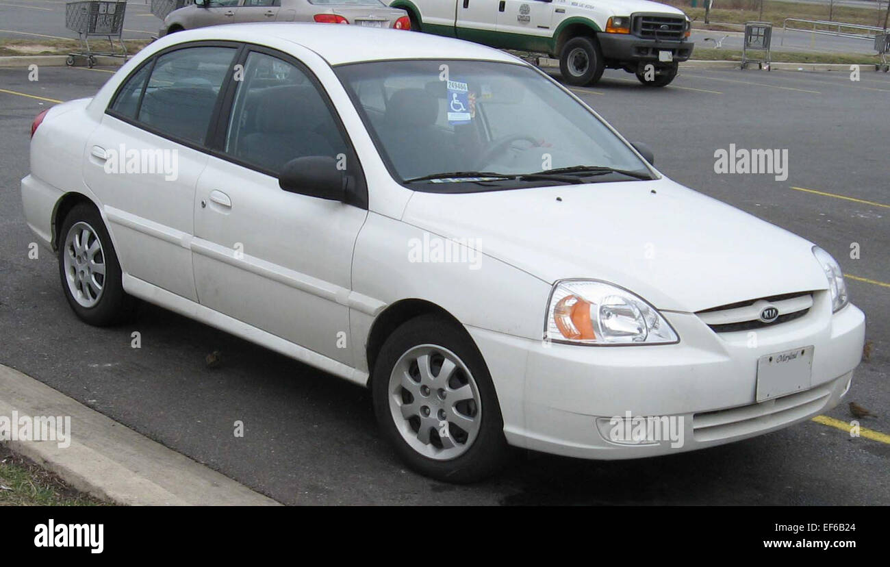 Kia rio car 2005 hi-res stock photography and images - Alamy