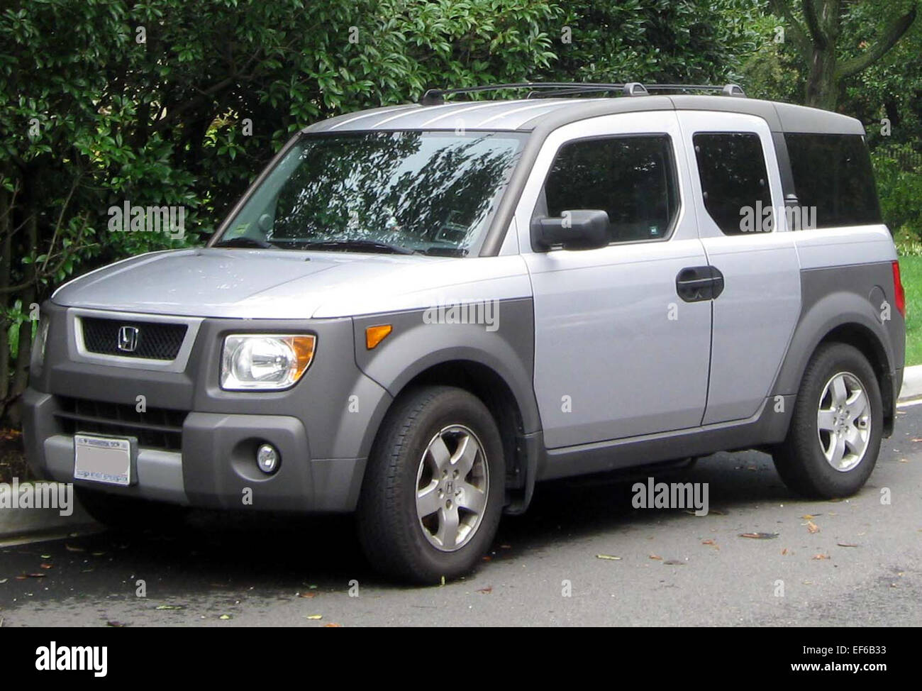 The 2003-2006 Honda Element is a compact crossover SUV known for its ...