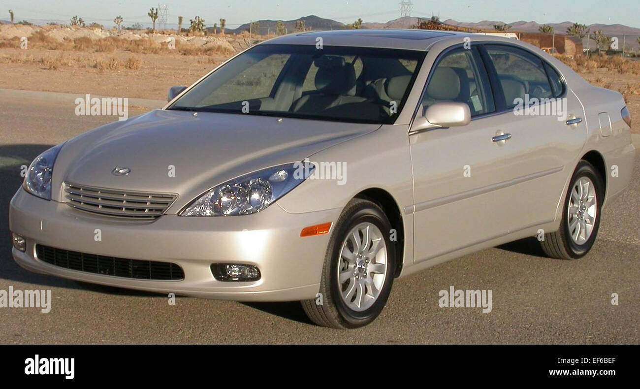 The 2004 Lexus ES330 is a luxury sedan known for its refined interior ...