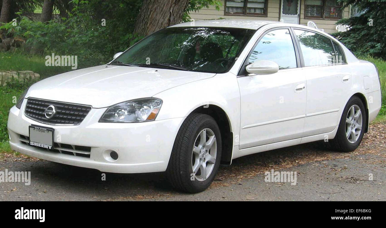 The 2005-2006 Nissan Altima 2.5S is a midsize sedan offering a balance ...