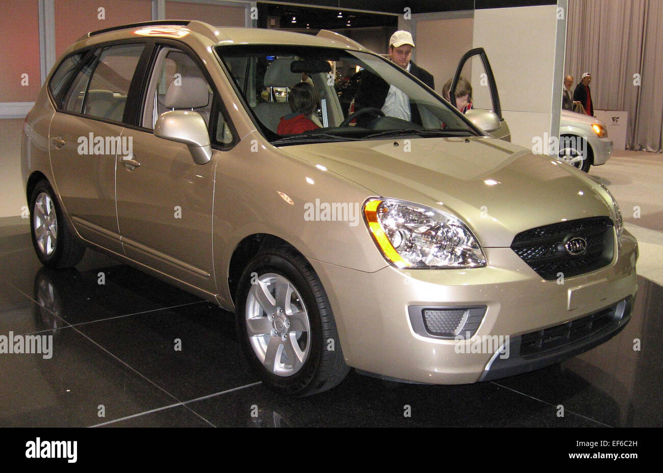 2007 Kia Rondo DC Stock Photo - Alamy