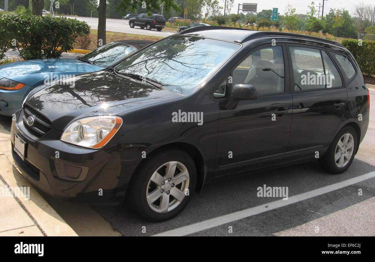 The 2007 Kia Rondo LX is a compact crossover offering spacious seating ...