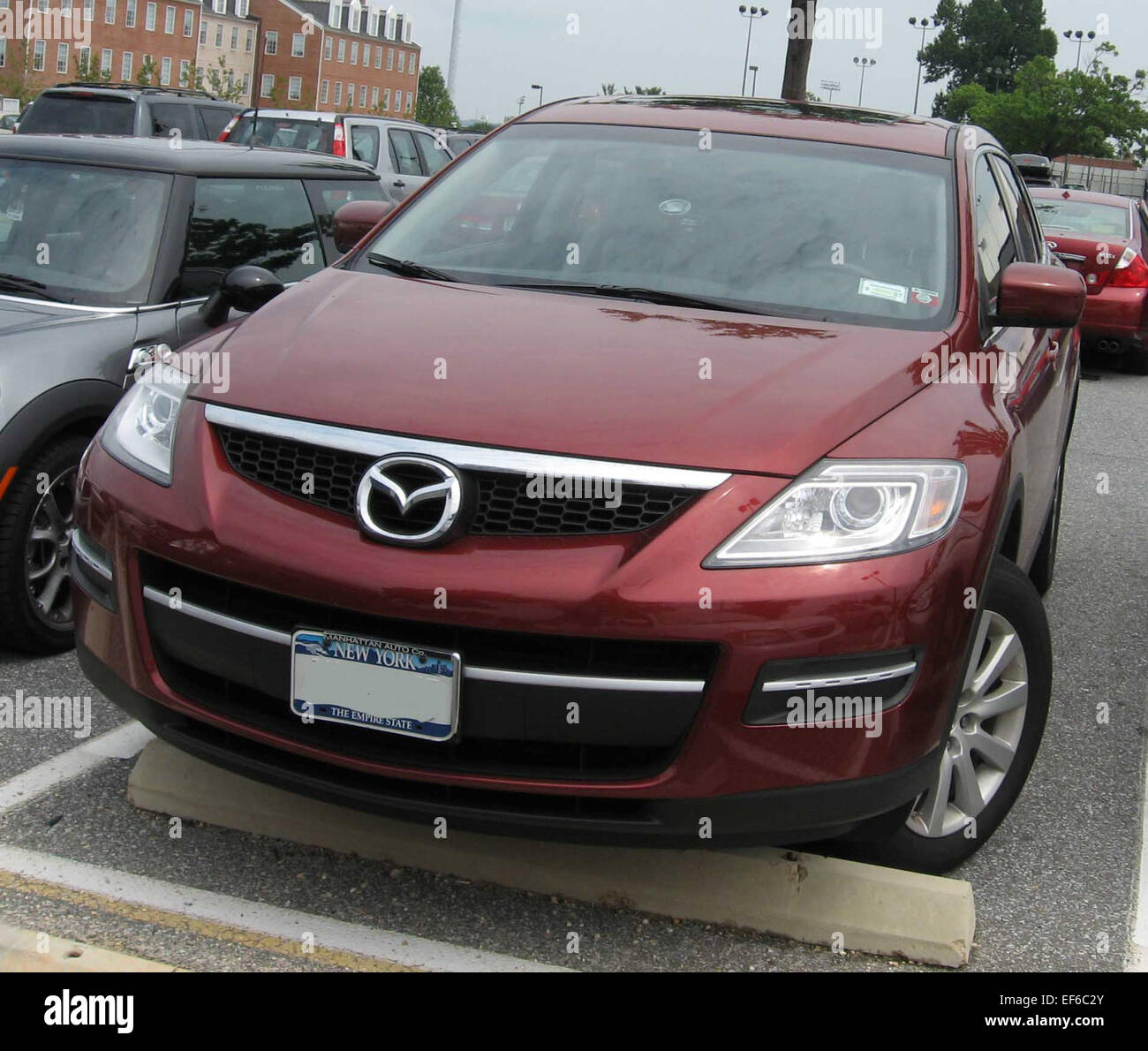 Mazda cx9 car High Resolution Stock Photography and Images - Alamy