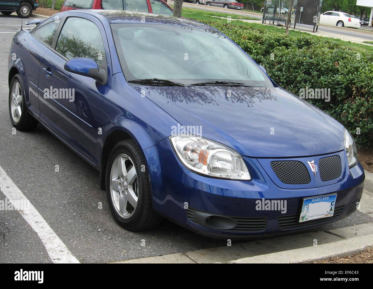 The 2007 Pontiac G5 coupe is a compact car featuring a 2.2L 4-cylinder ...