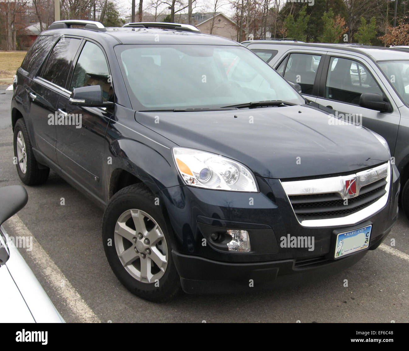 The 2007 Saturn Outlook XR is a mid-size crossover SUV offering a ...