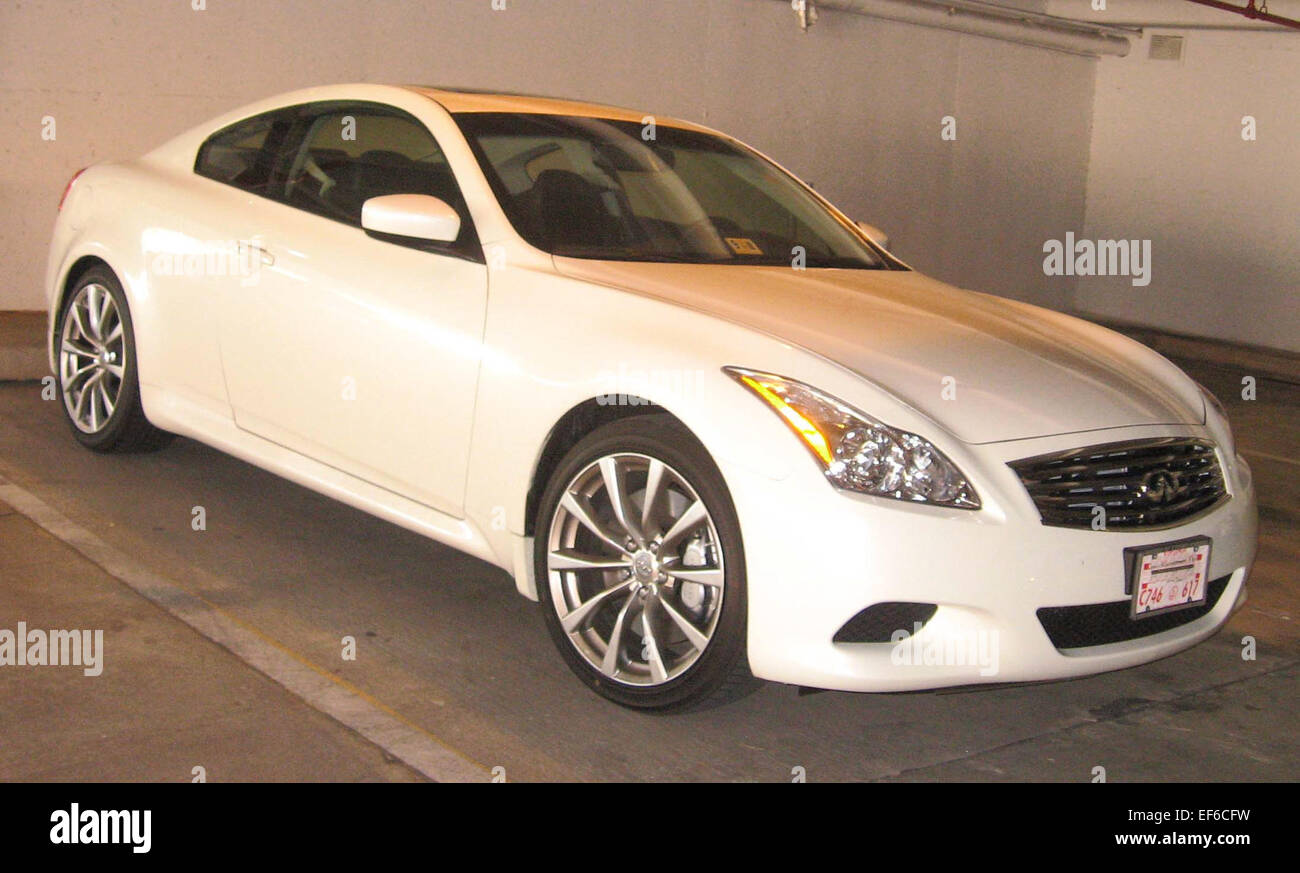 Infiniti g37 hi-res stock photography and images - Alamy