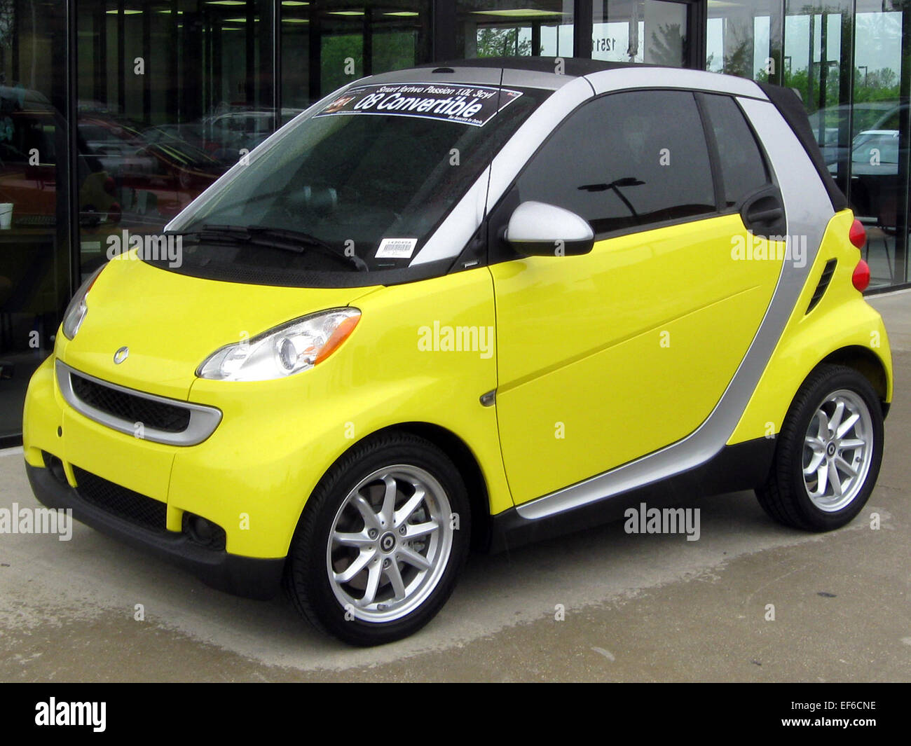 The 2008 Smart ForTwo Passion convertible is a two-seater compact car ...
