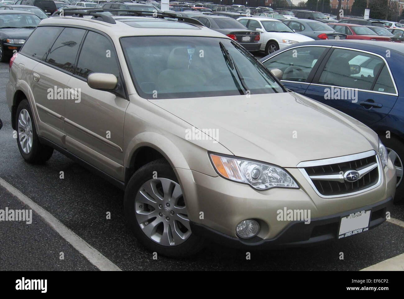 The 2008 Subaru Outback is a compact crossover SUV equipped with a 2.5L ...