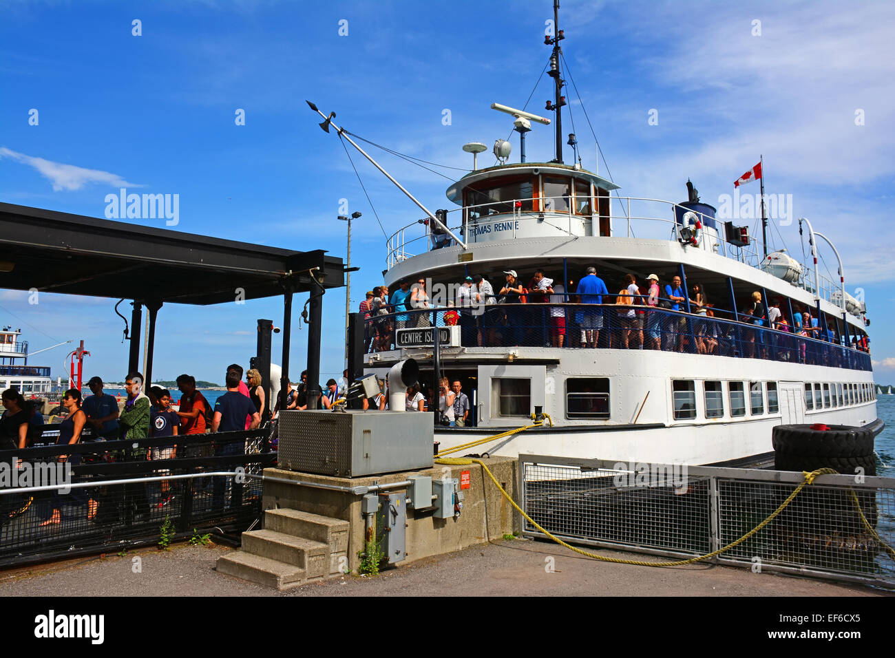 Center island hi-res stock photography and images - Alamy