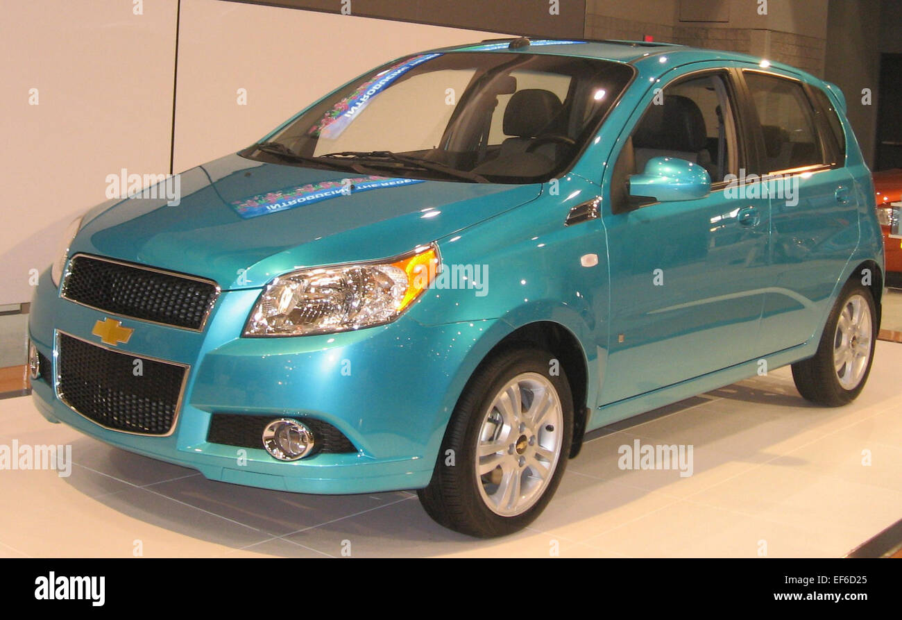 The 2009 Chevrolet Aveo5 is a compact hatchback known for its ...