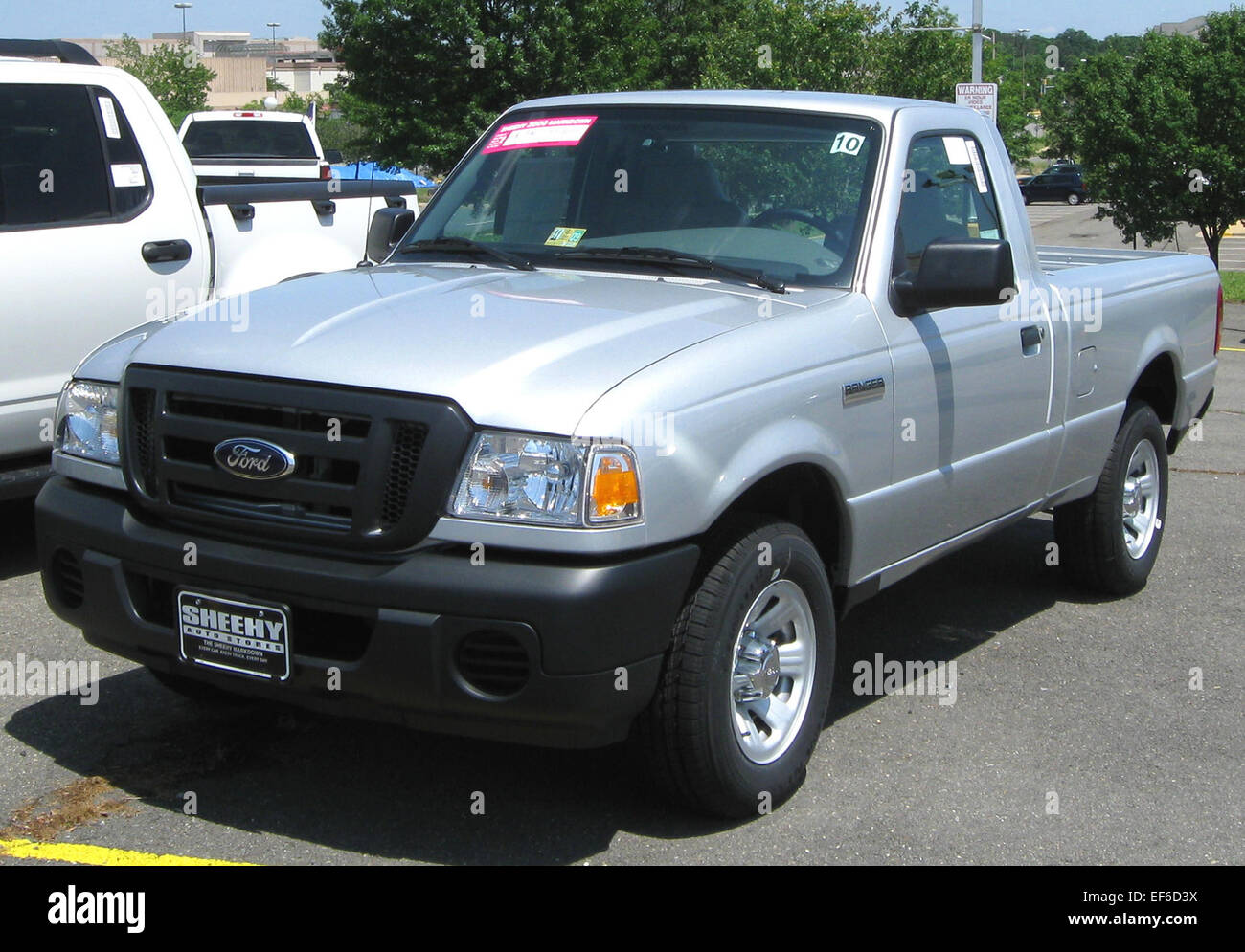 2009 Ford Ranger XLT regular cab Stock Photo - Alamy