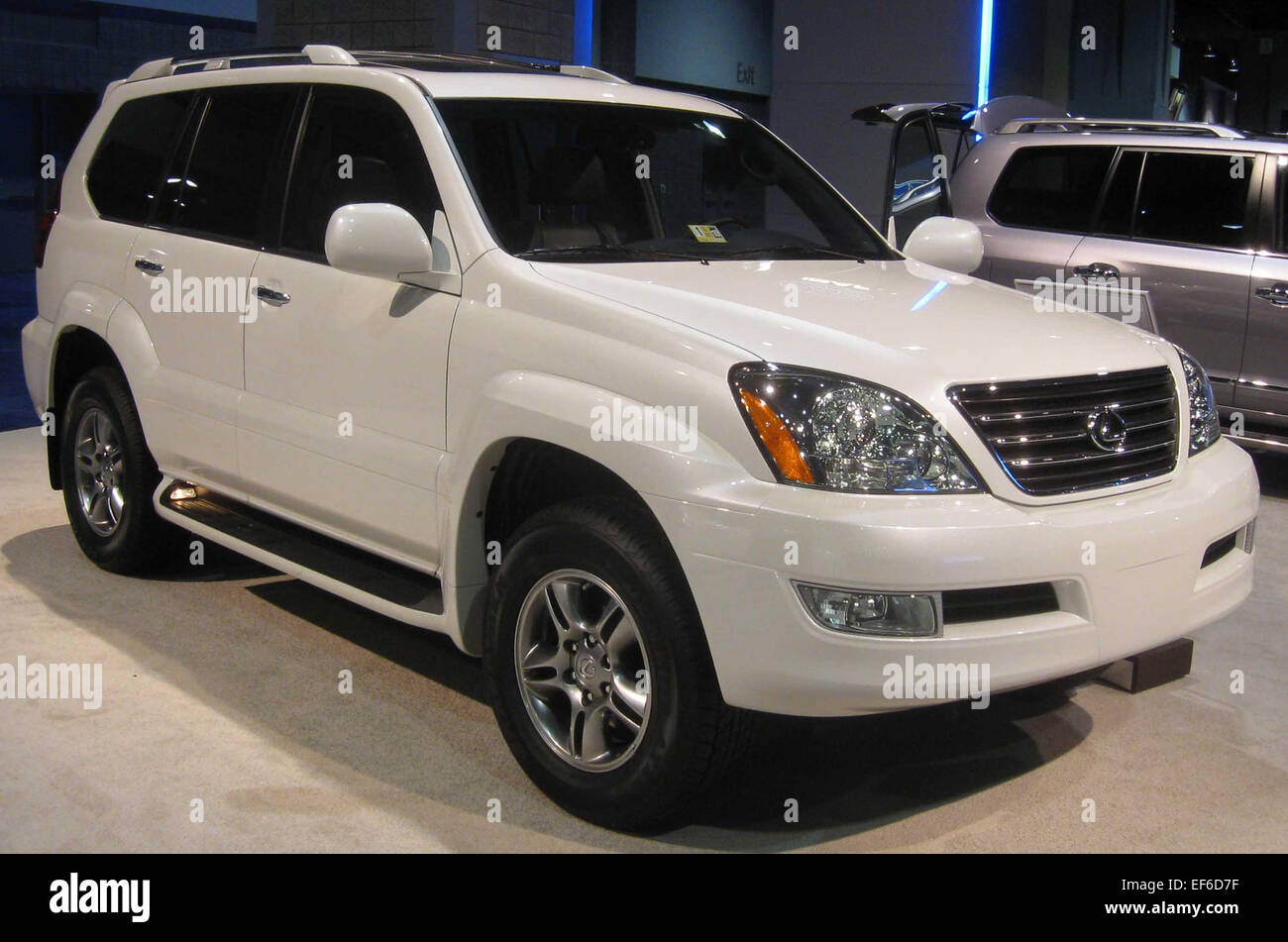 The 2009 Lexus GX470 is a luxury SUV equipped with a 4.7-liter V8 ...