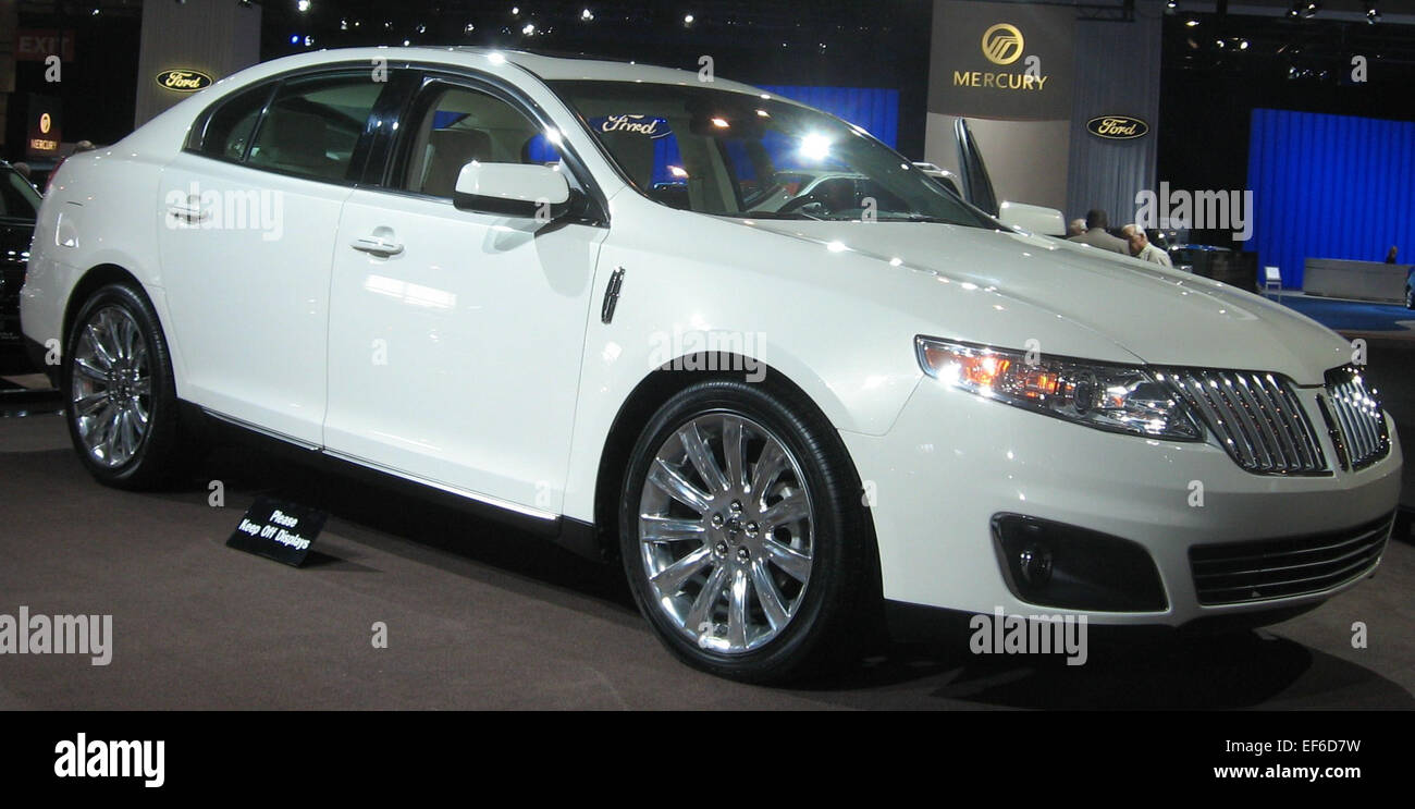 The 2009 Lincoln MKS is a full-size luxury sedan offering a refined ...