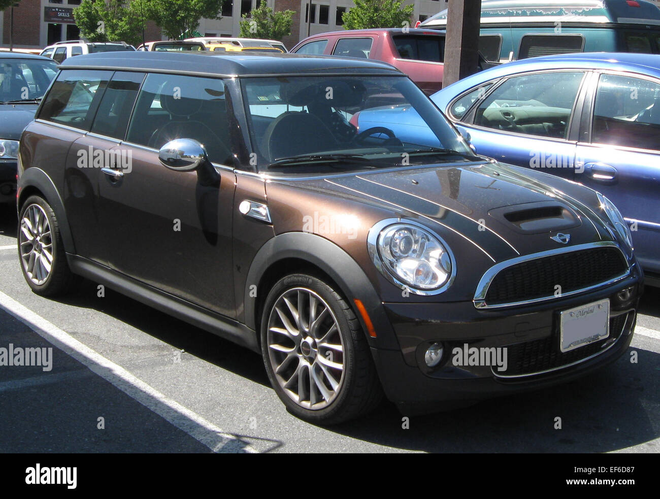 The 2009 Mini Clubman JCW (John Cooper Works) is a high-performance ...
