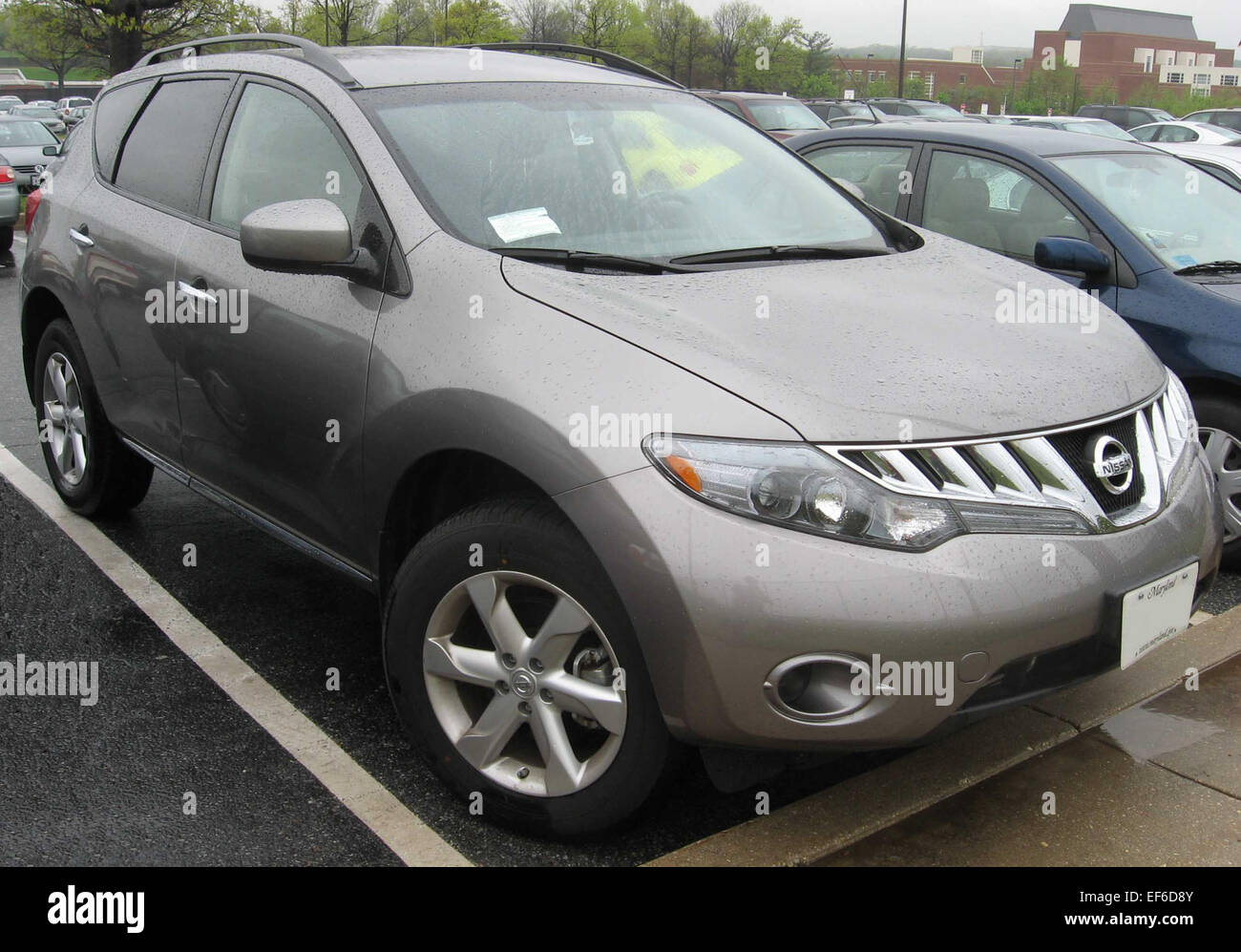 The 2009 Nissan Murano S is a mid-size crossover SUV known for its ...