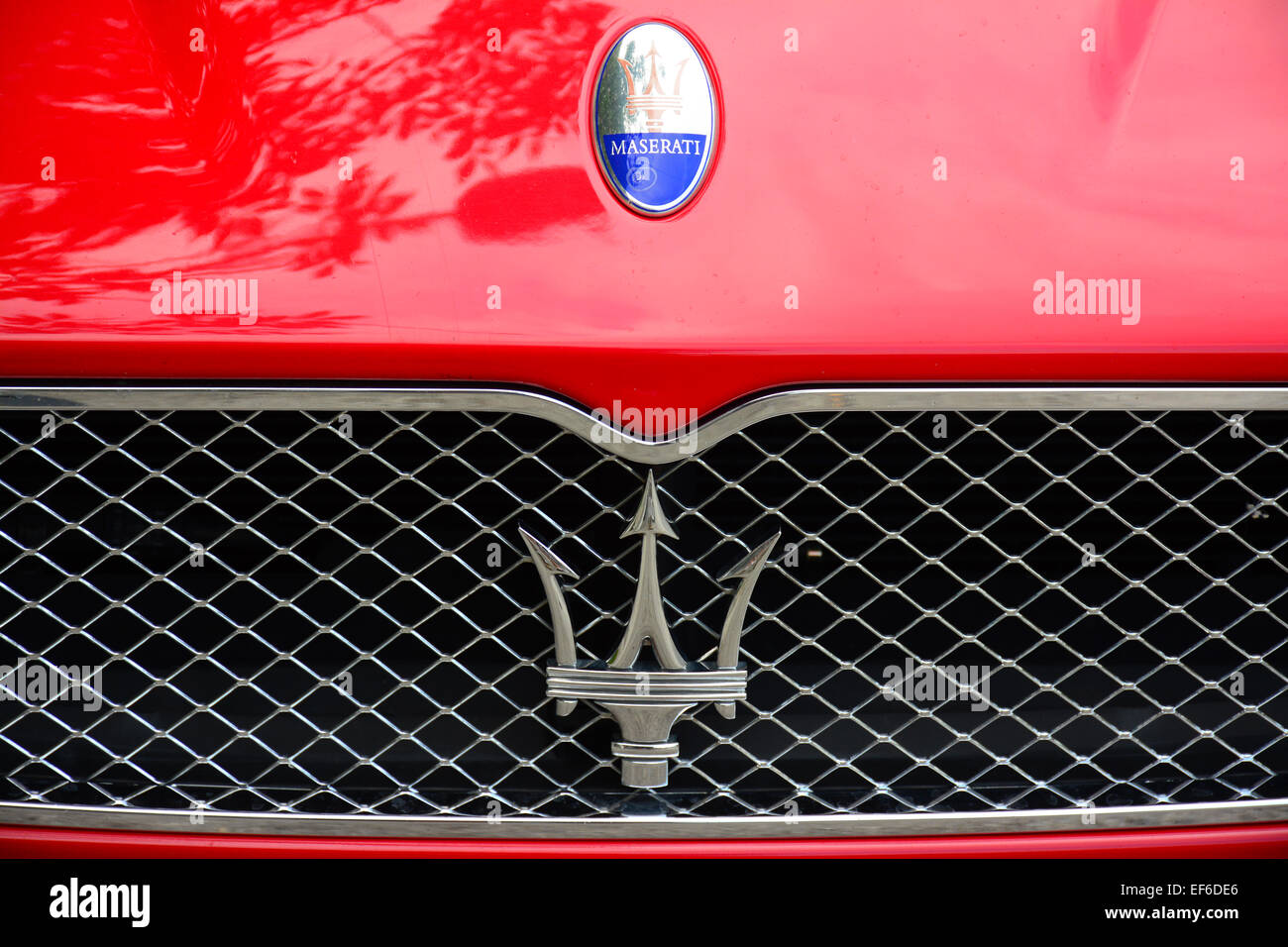Maserati emblem hi-res stock photography and images - Alamy