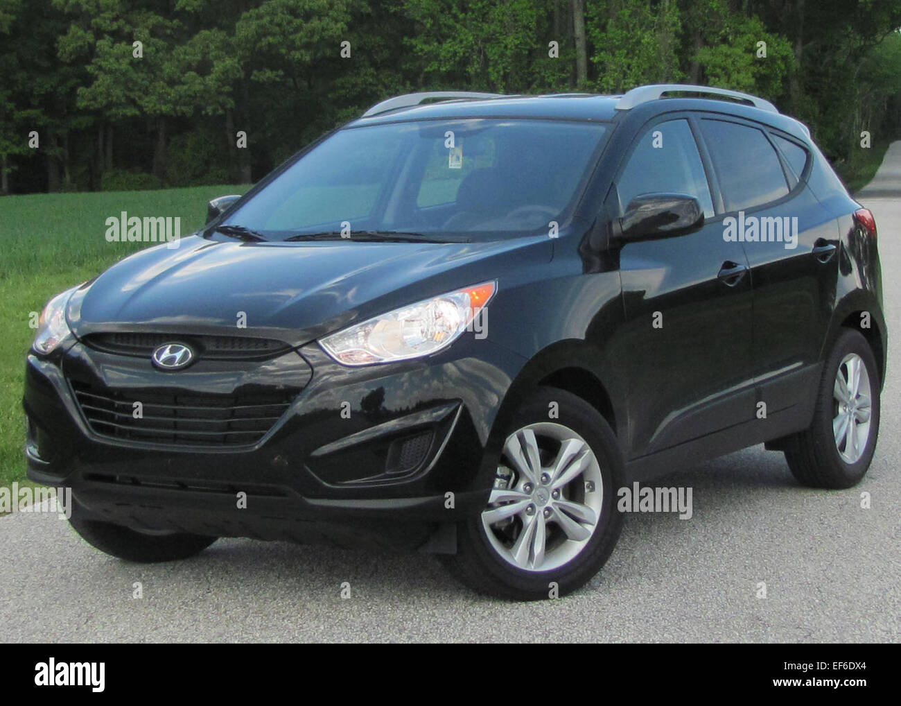 The 2010 Hyundai Tucson GLS is a compact SUV designed for a balance of ...