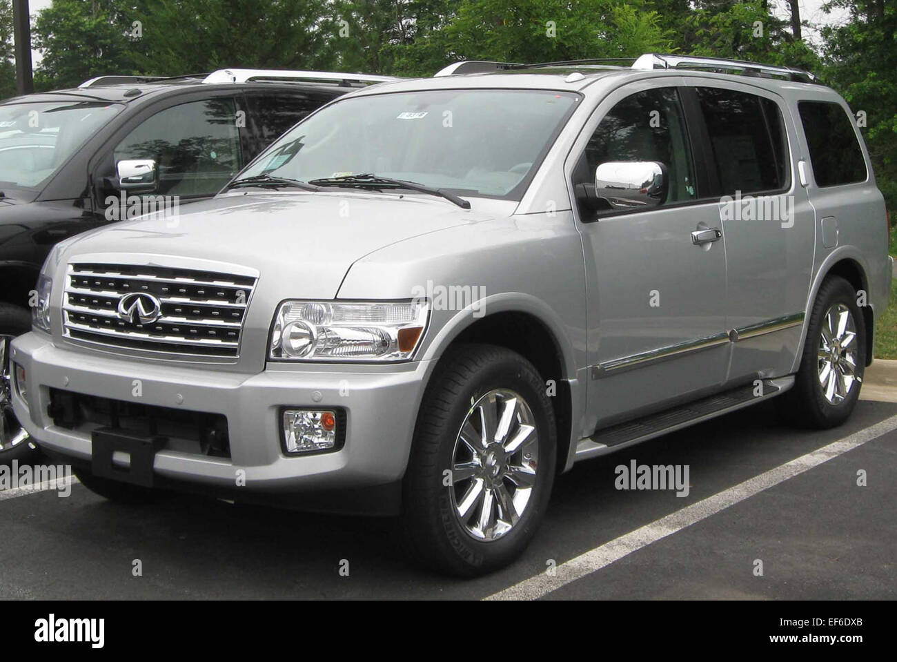 The 2010 Infiniti QX56 is a luxury full-size SUV known for its powerful ...