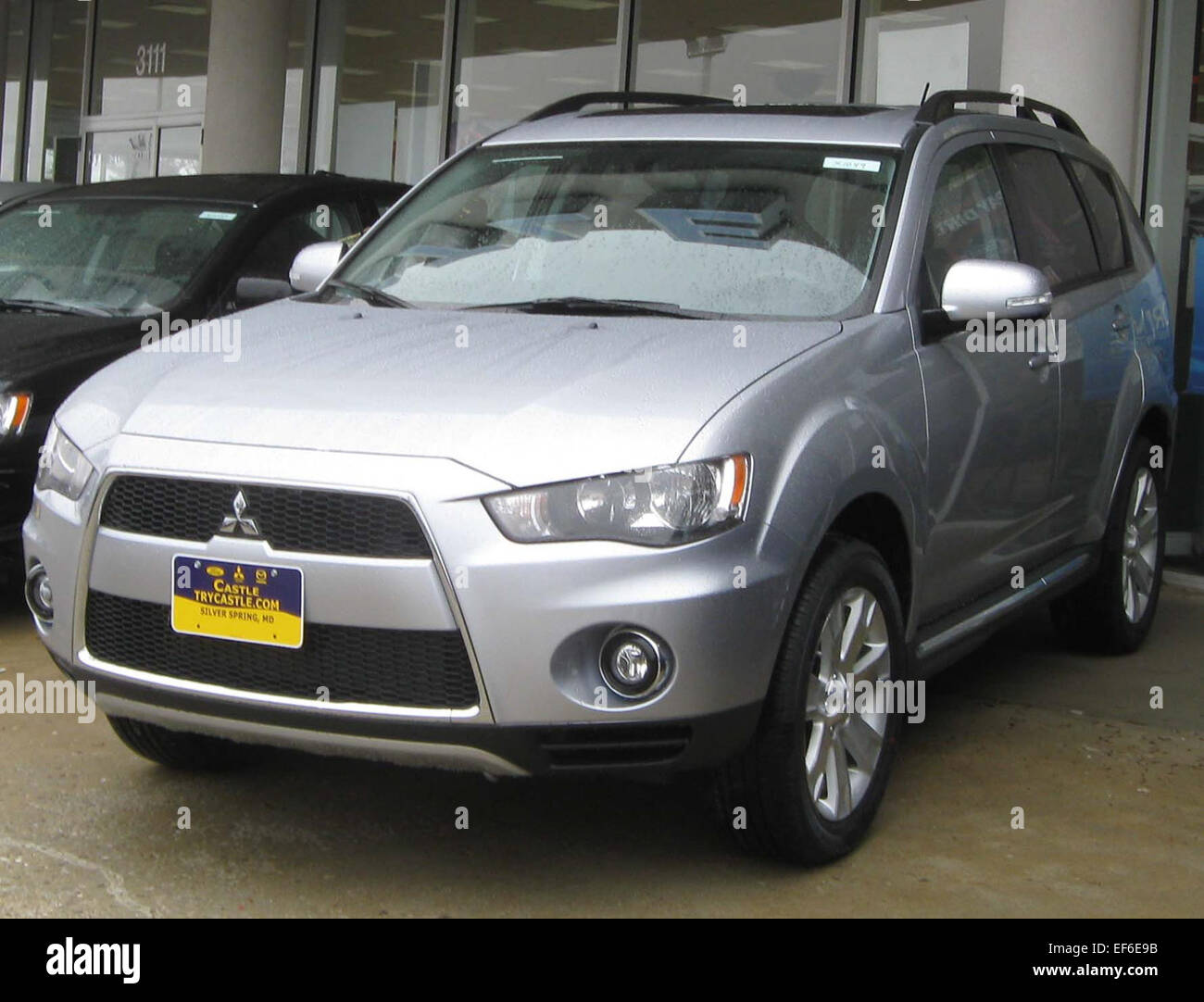 The 2010 Mitsubishi Outlander is a compact crossover SUV known for its ...