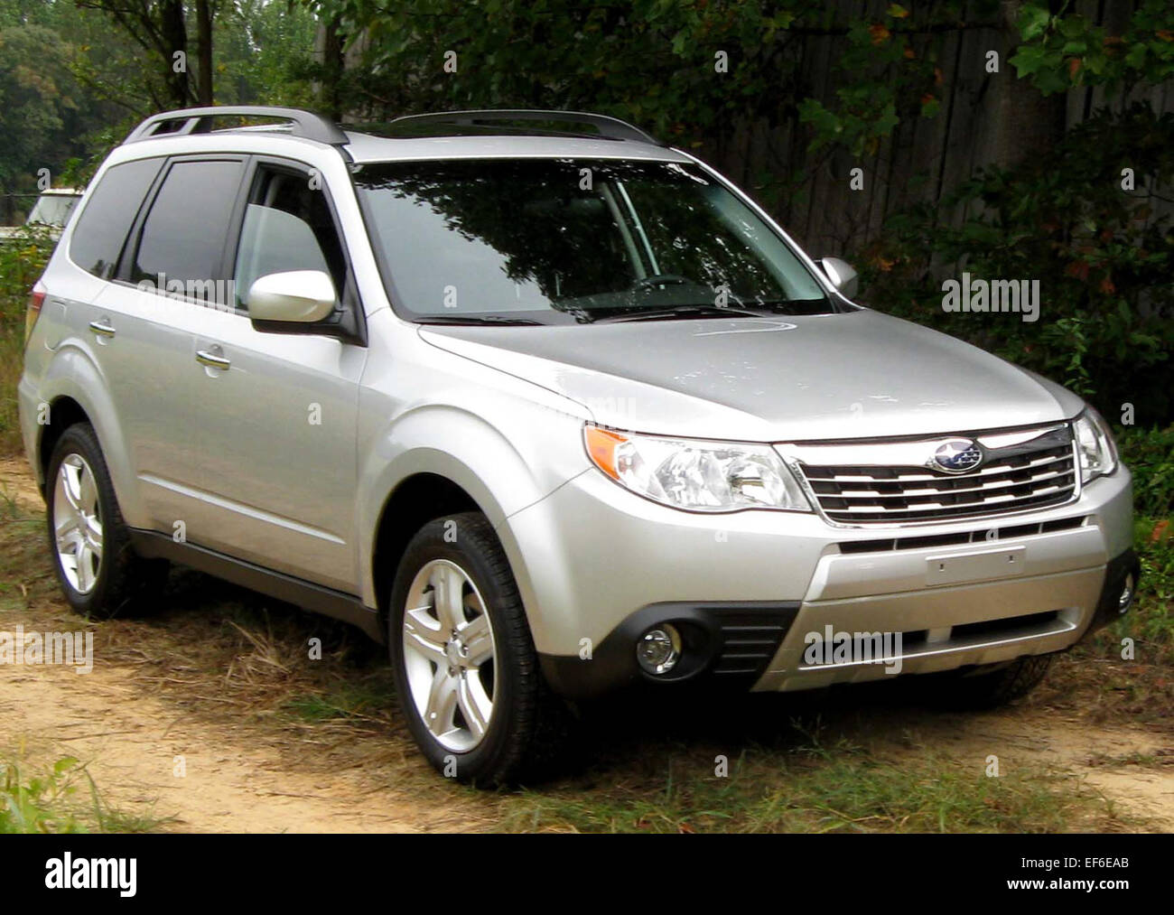 The 2010 Subaru Forester 2.5X Limited is a compact crossover SUV known ...