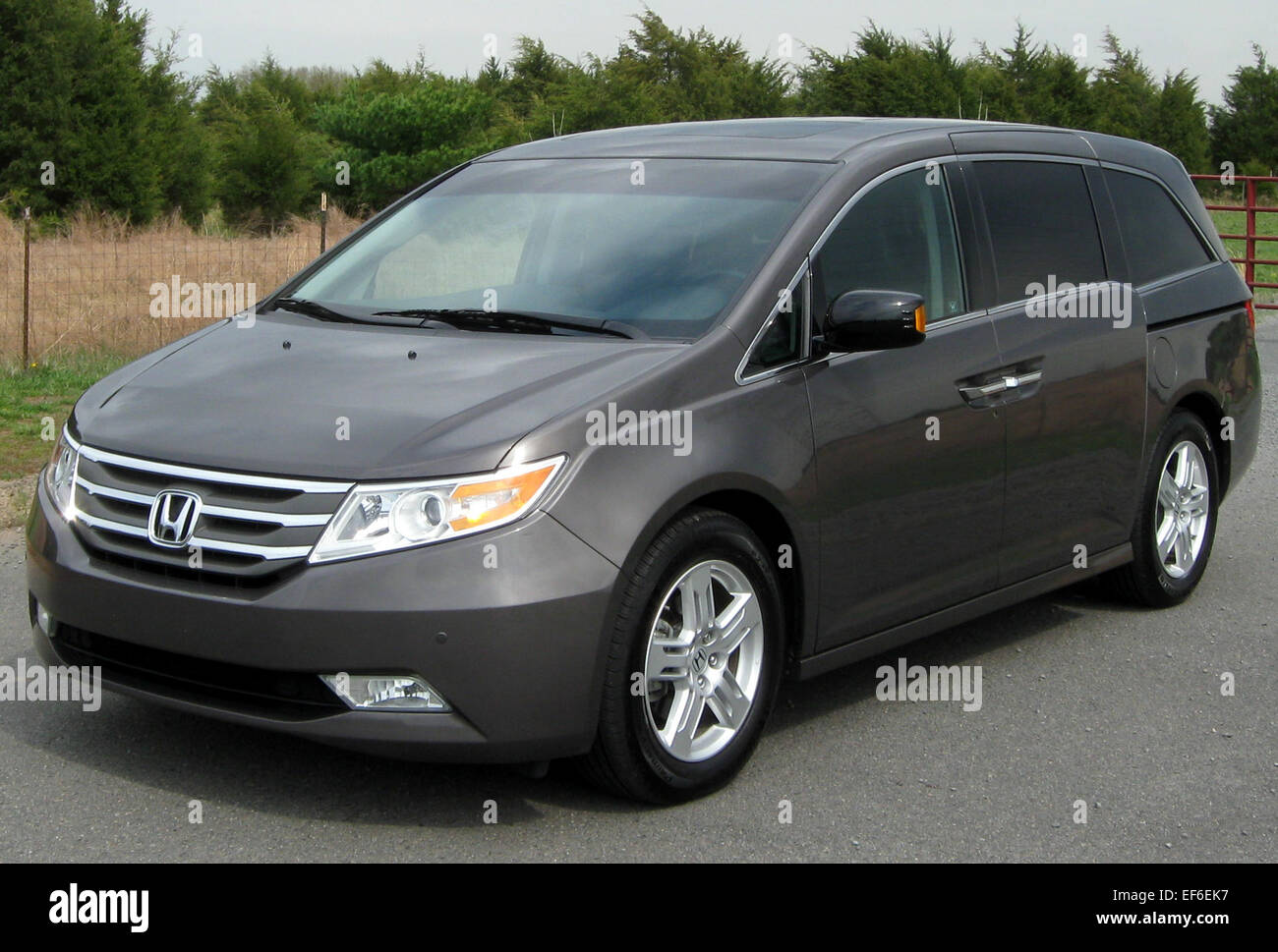 2011 Honda Odyssey Touring Elite Minivan