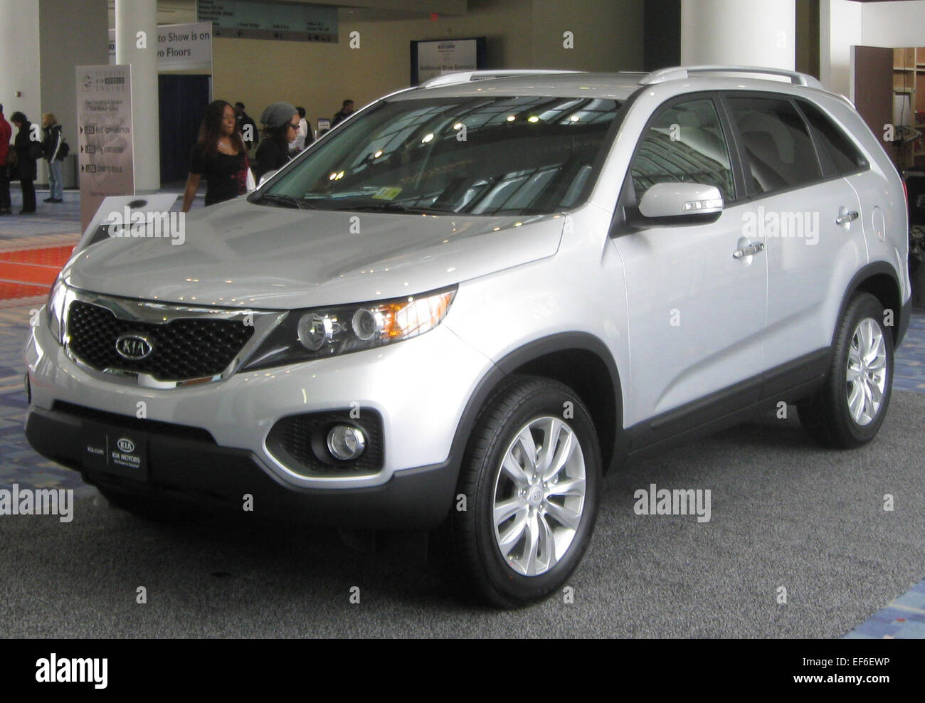 The 2011 Kia Sorento EX is a midsize crossover SUV offering a 3.5L V6 ...