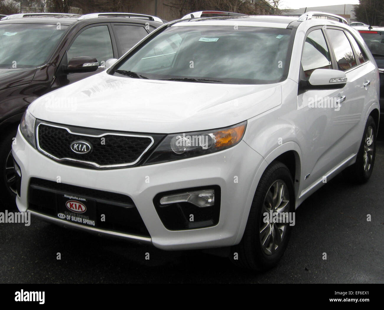 Mid size crossover suv hi-res stock photography and images - Alamy