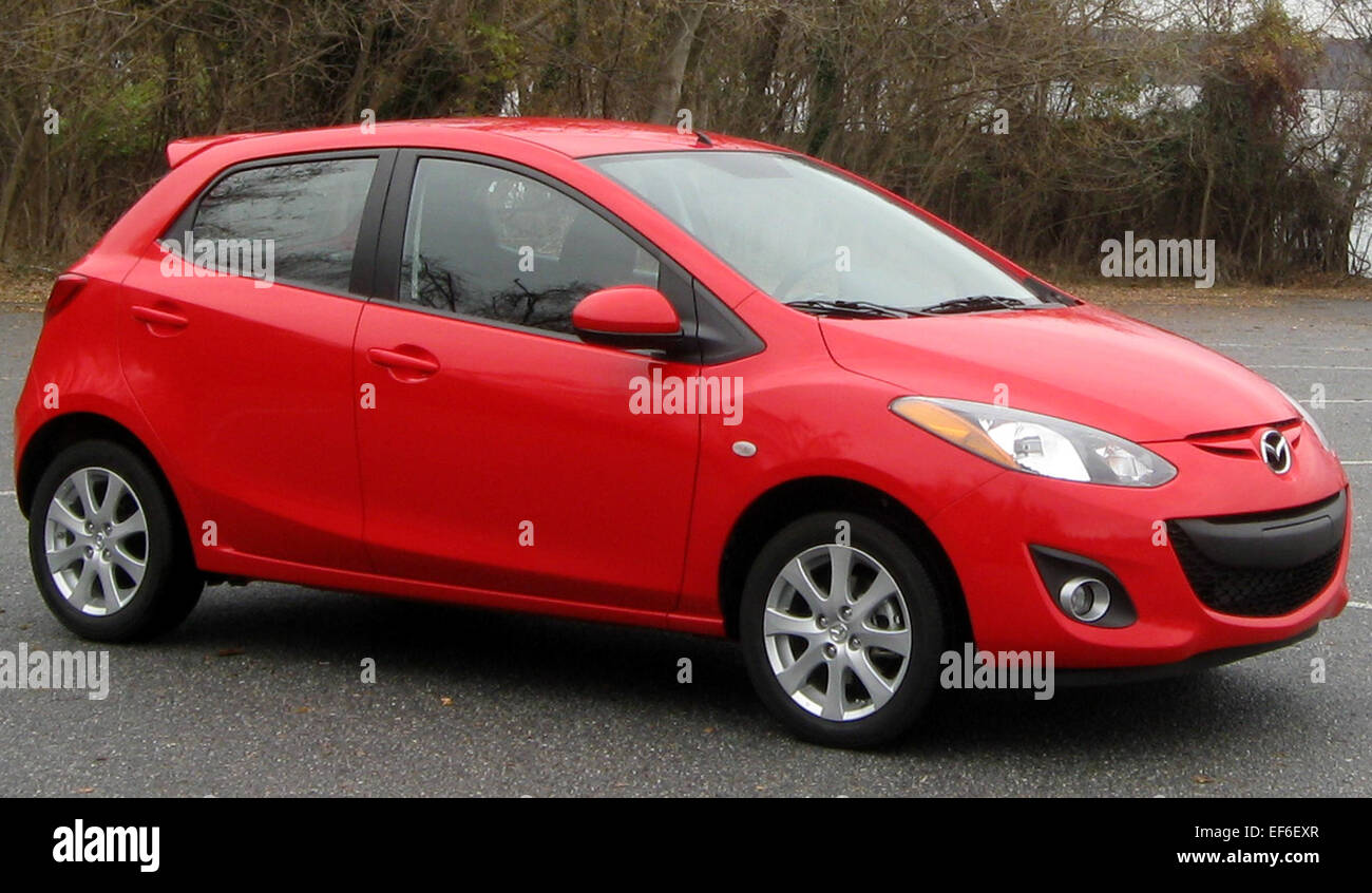 Mazda2 hi-res stock photography and images - Alamy
