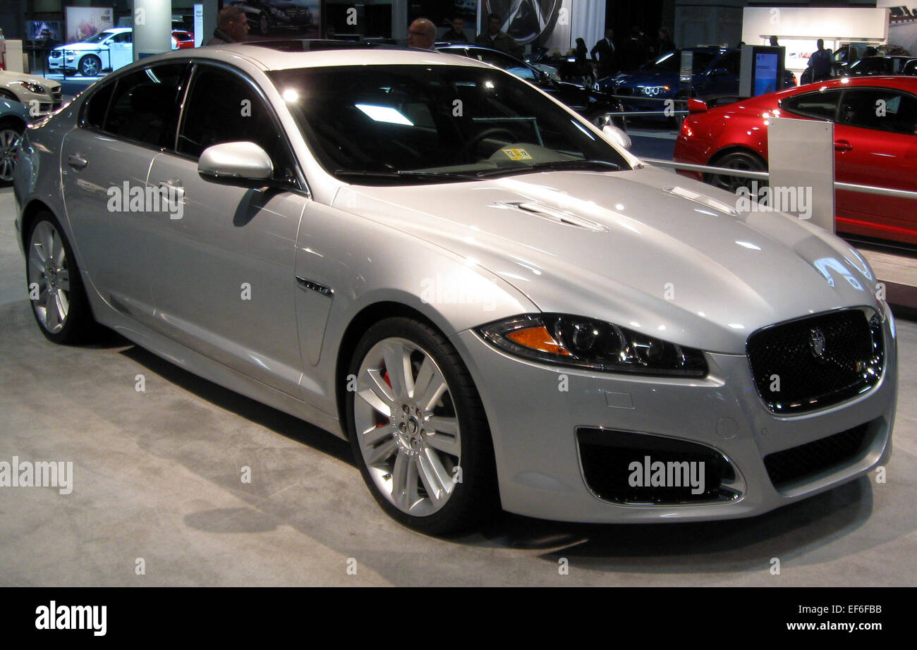 Jaguar xf r sport hi-res stock photography and images - Alamy