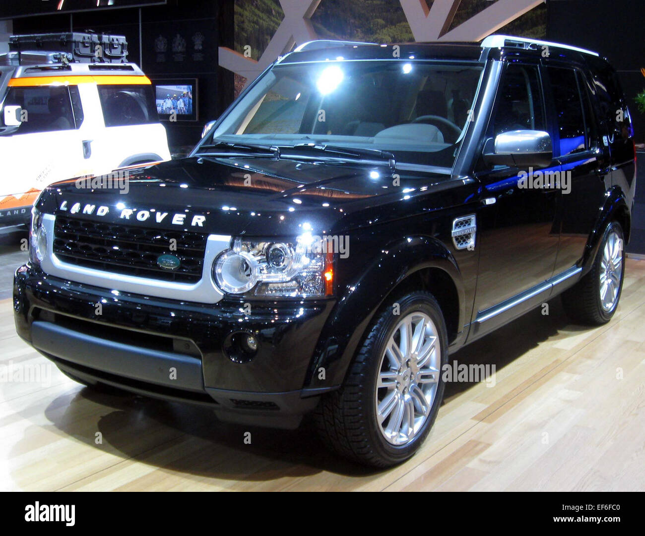 The 2012 Land Rover LR4 HSE Luxury Edition is a premium SUV designed ...