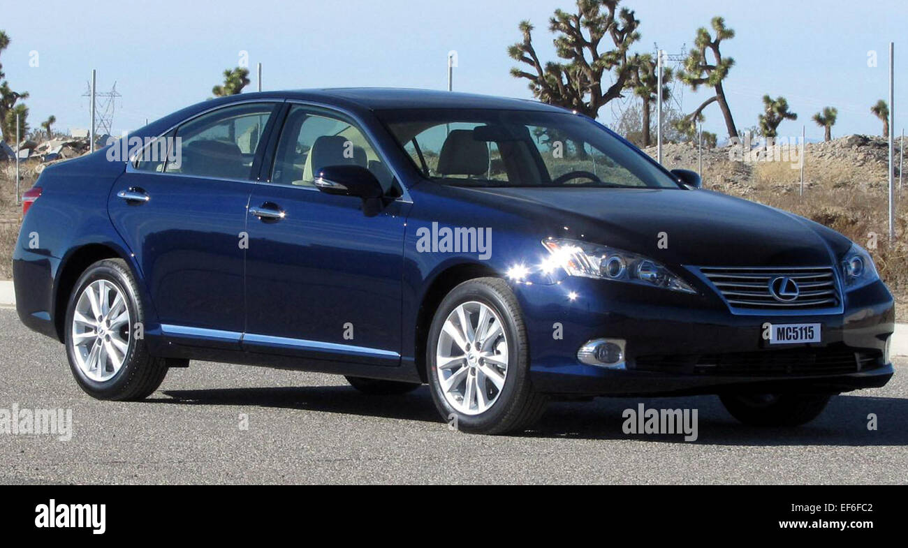 The 2012 Lexus ES350 is a midsize luxury sedan that combines comfort ...