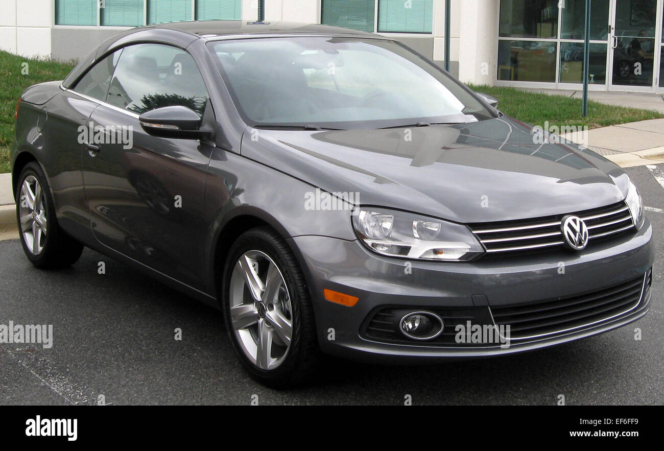 The 2012 Volkswagen Eos is a compact convertible that blends sporty ...