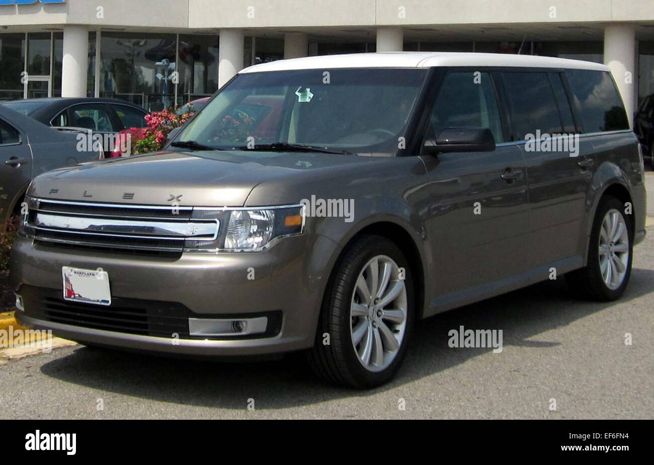 The 2013 Ford Flex is a full-size crossover SUV offering three-row ...