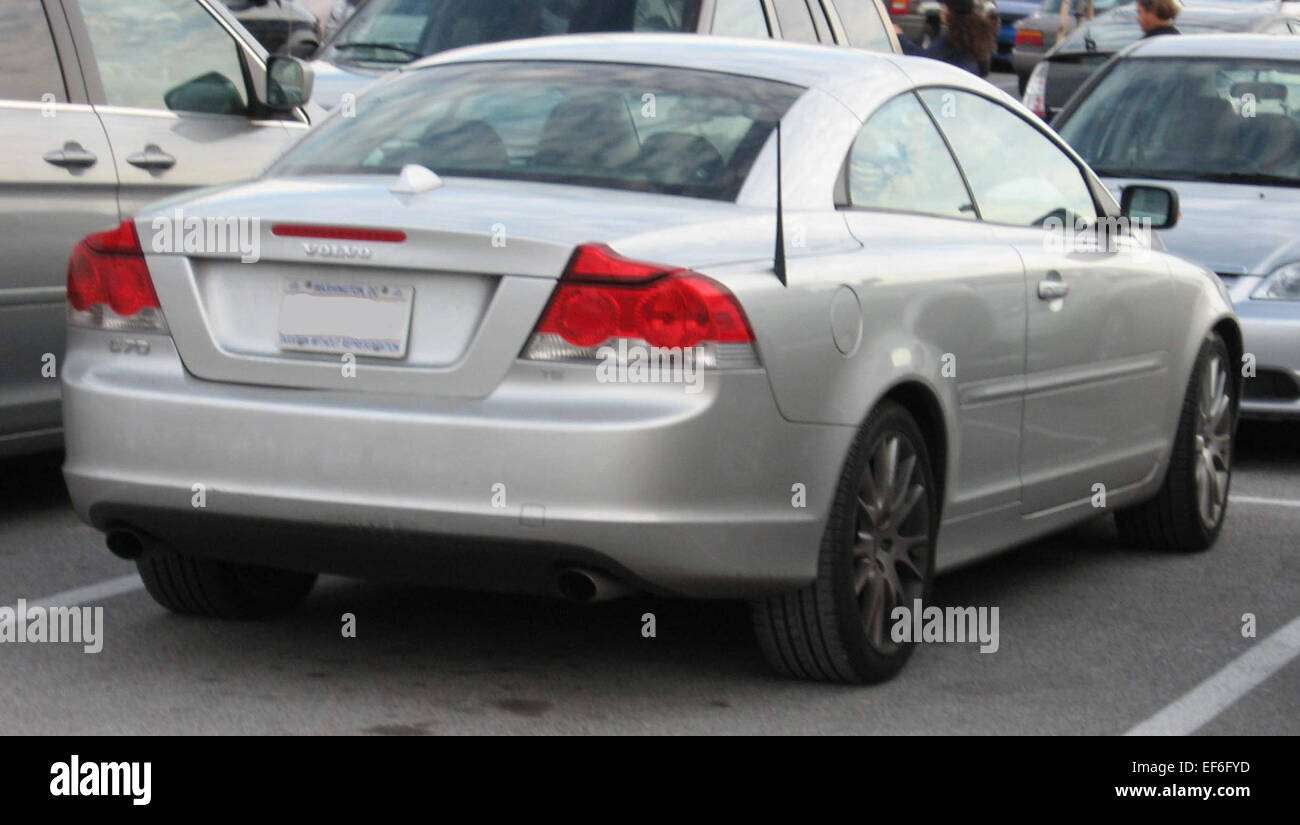 The second-generation Volvo C70 is a luxury convertible offering a 2.5L ...