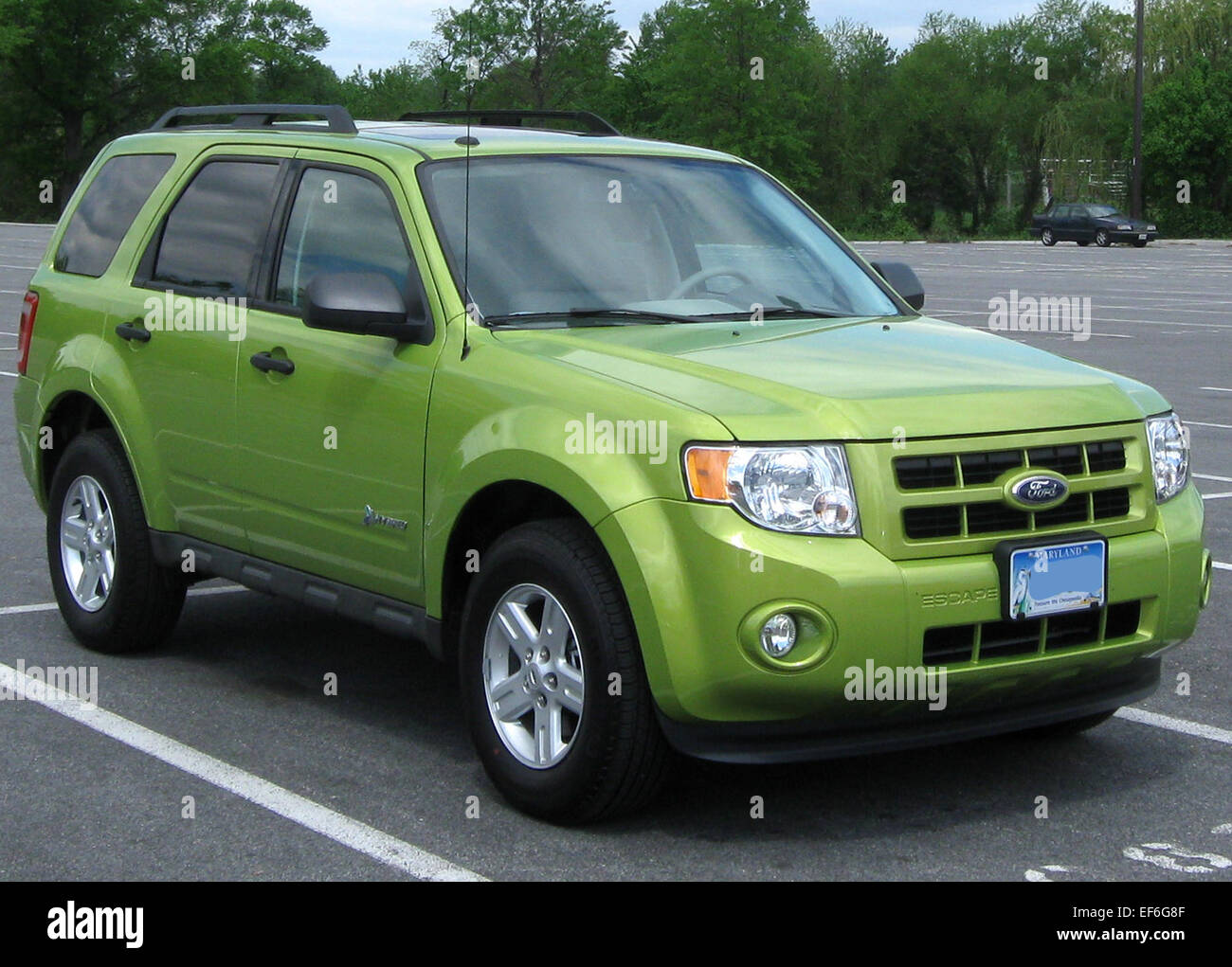 The second-generation Ford Escape Hybrid, produced between 2005 and ...