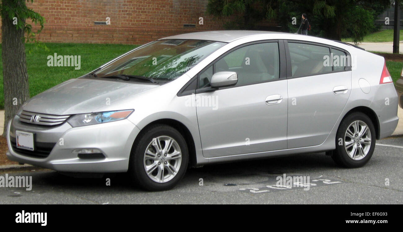 The second-generation Honda Insight EX, produced from 2005 to 2011, is ...