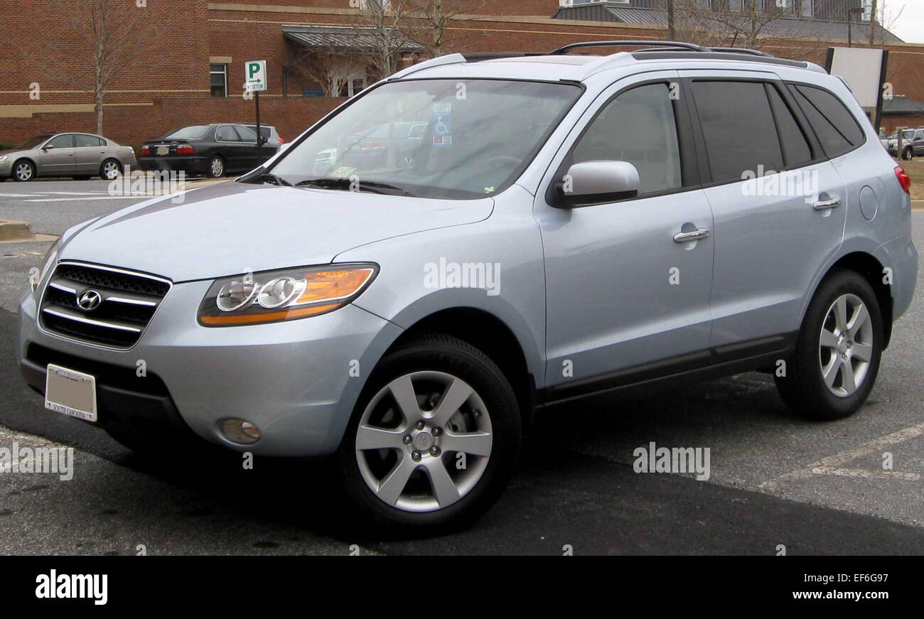 The second-generation Hyundai Santa Fe Limited (2007-2012) offers a ...