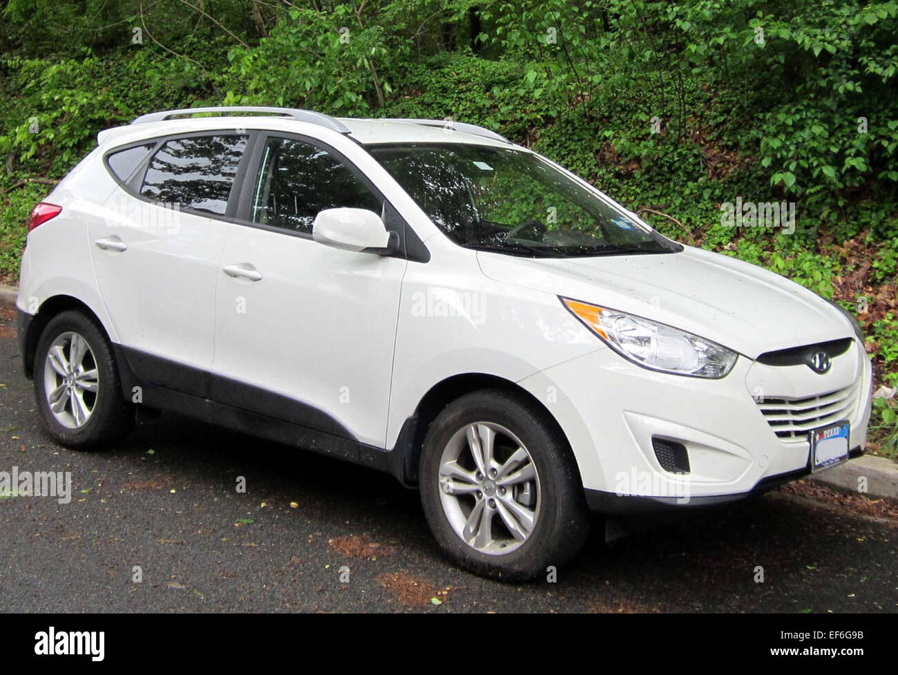 The 2nd generation Hyundai Tucson, produced from 2004 to 2012, is a ...
