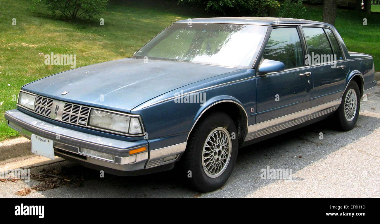 89 90 Oldsmobile 98 Stock Photo - Alamy