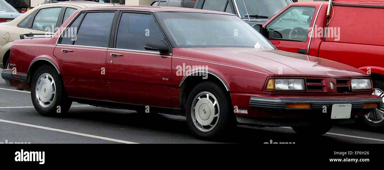 90 91 Oldsmobile 88 Royale Stock Photo - Alamy