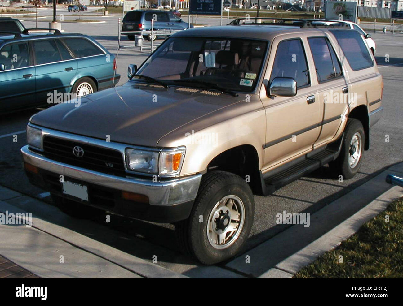 The 1990-1995 Toyota 4Runner is a mid-size SUV that combines rugged off ...