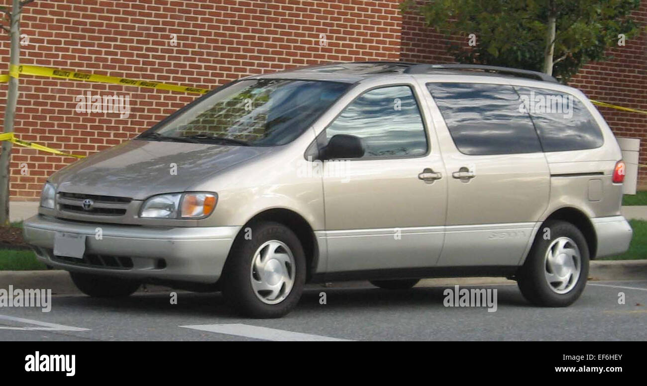 The 1998-2000 Toyota Sienna is a mid-size minivan offering a spacious ...
