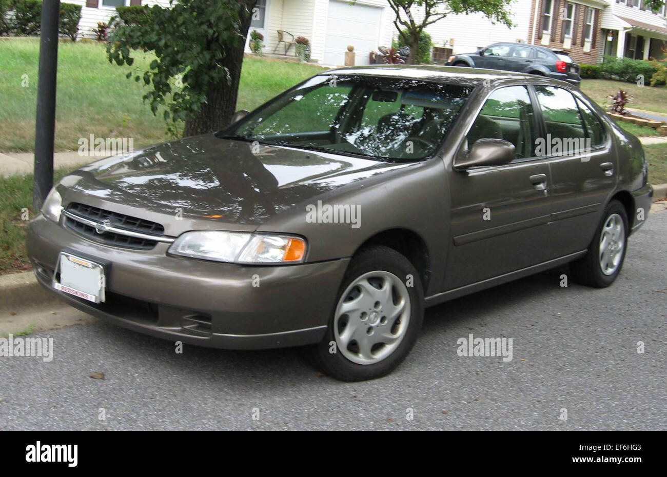 98 99 Nissan Altima Stock Photo - Alamy