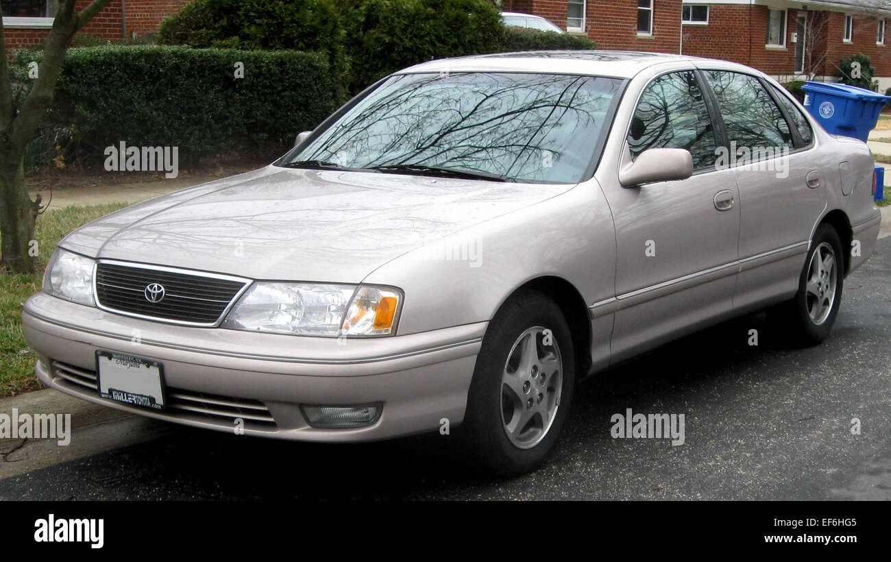 The 1998-1999 Toyota Avalon XLS is a full-size sedan offering a ...