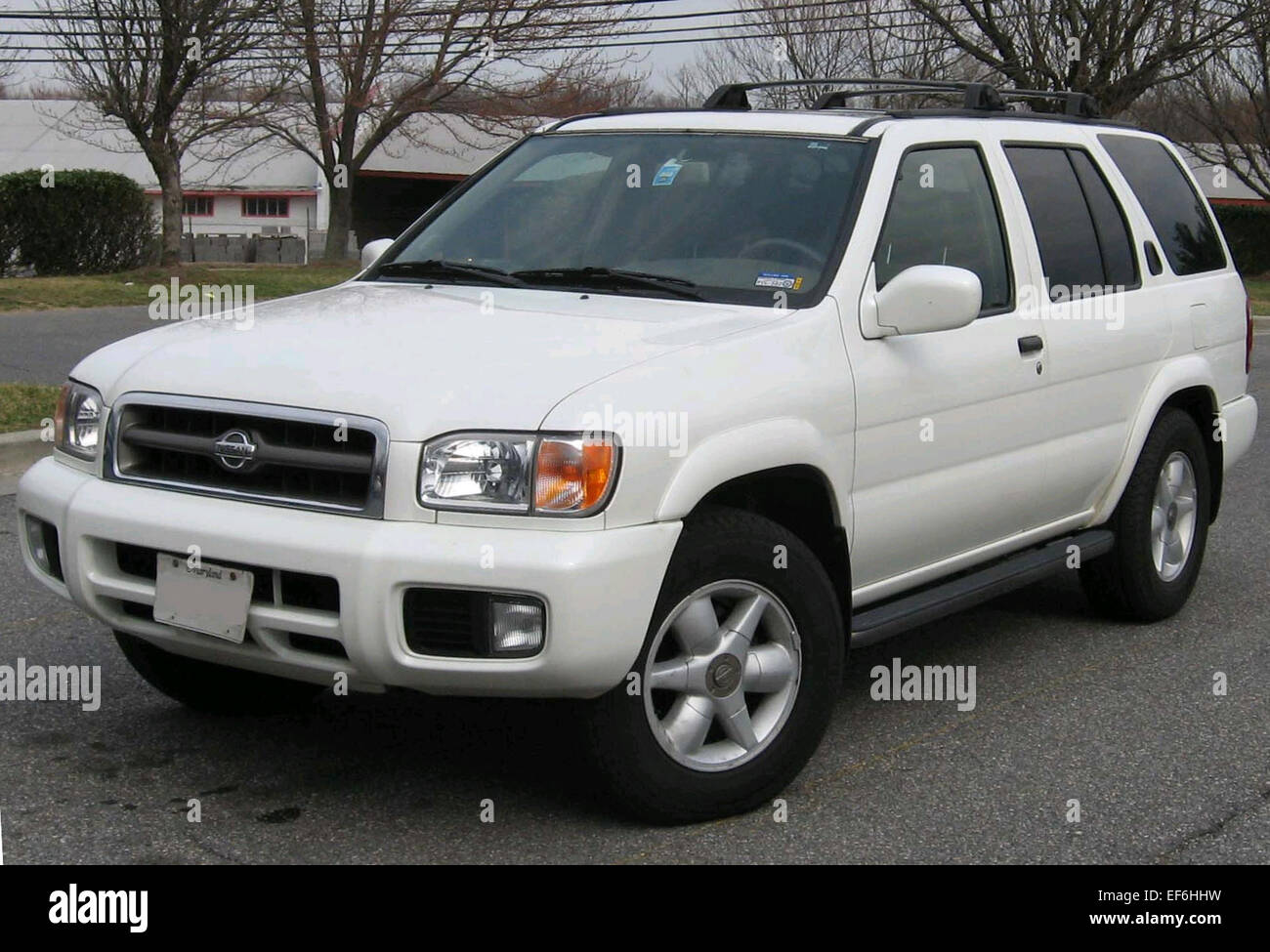 99 04 Nissan Pathfinder Stock Photo - Alamy