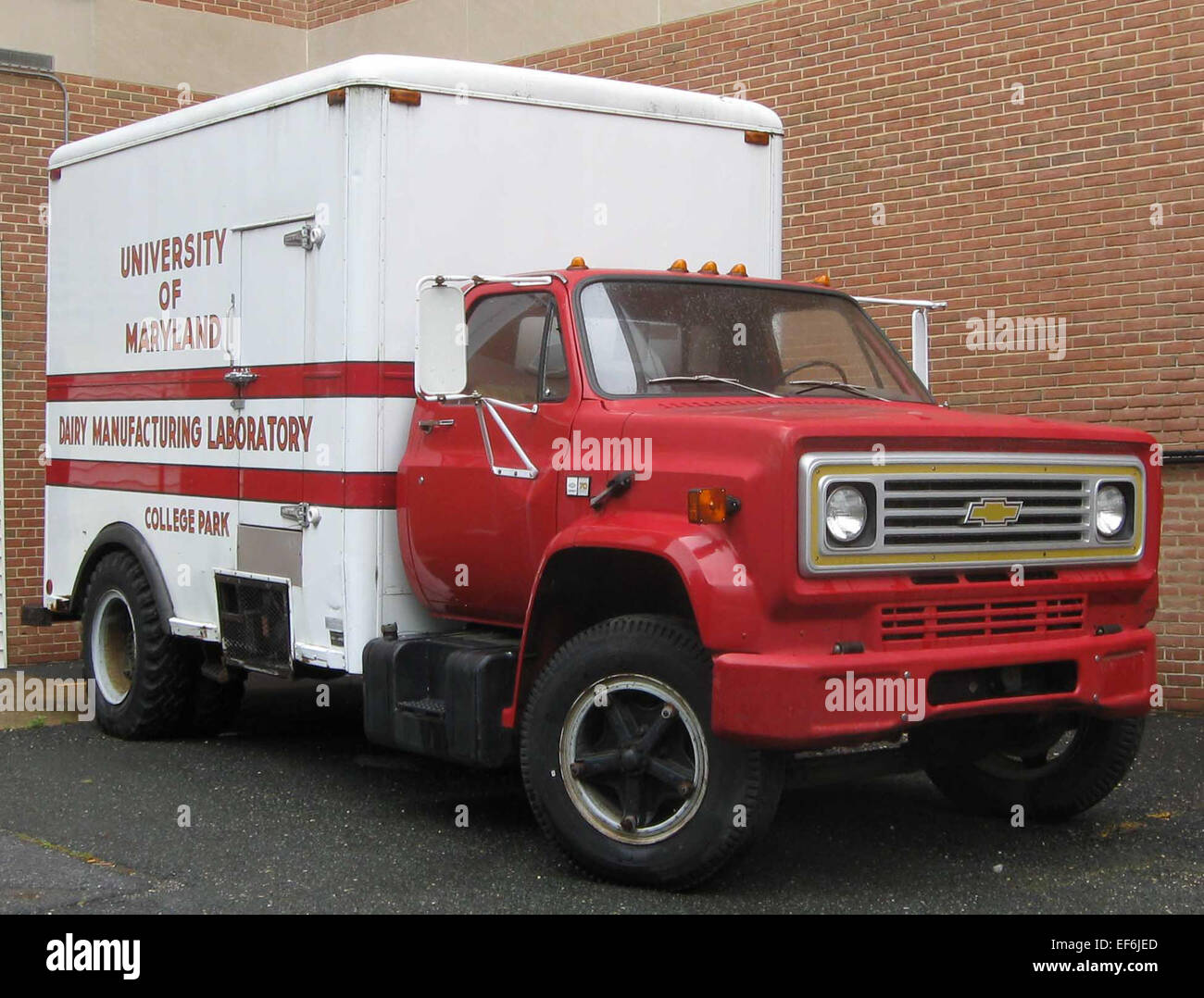 The Chevrolet box truck is a versatile commercial vehicle designed for ...