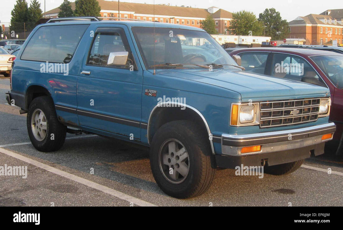 The Chevrolet S-10 Blazer 2-door is a compact SUV with a rugged design ...