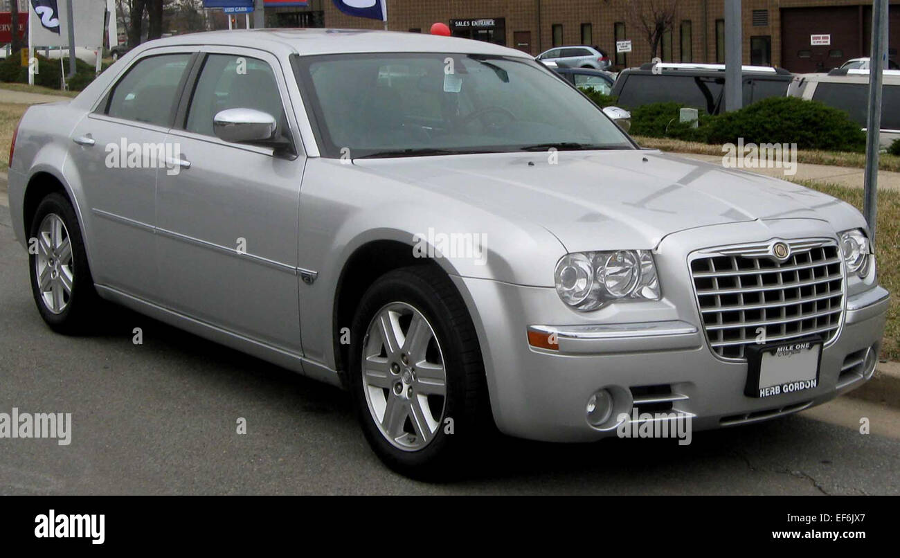 Chrysler 300c hi-res stock photography and images - Alamy